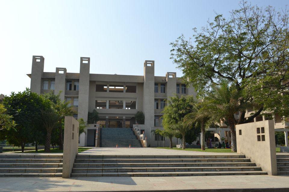 Hyderabad Institute of Technology and Management, Medchal Reviews